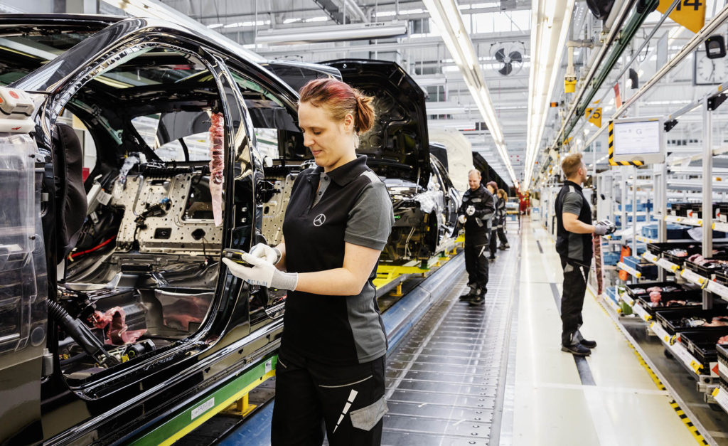 Mercedes-Benz paga bónus recorde aos seus funcionários - Motor